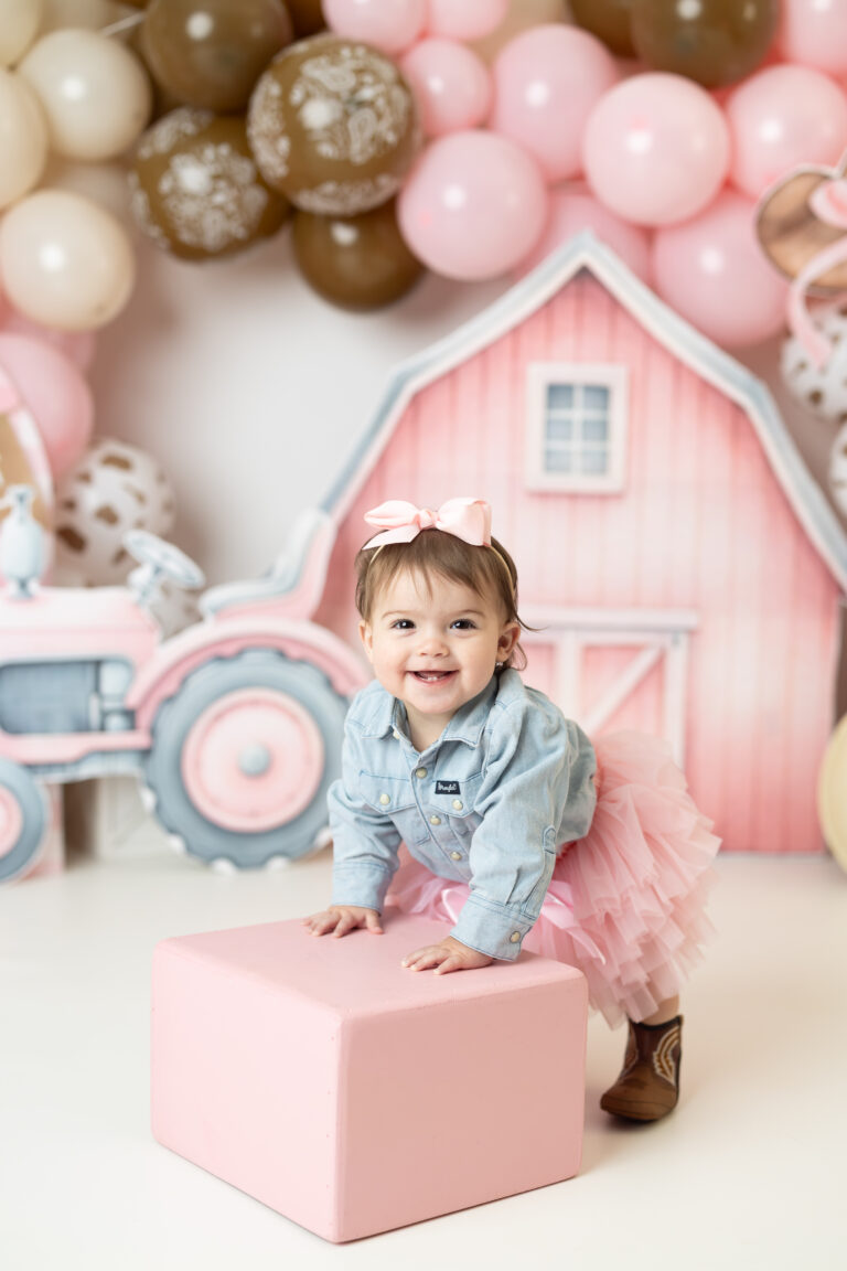 Rodeo Cake Smash Canton, GA | Victoria Lee Photography